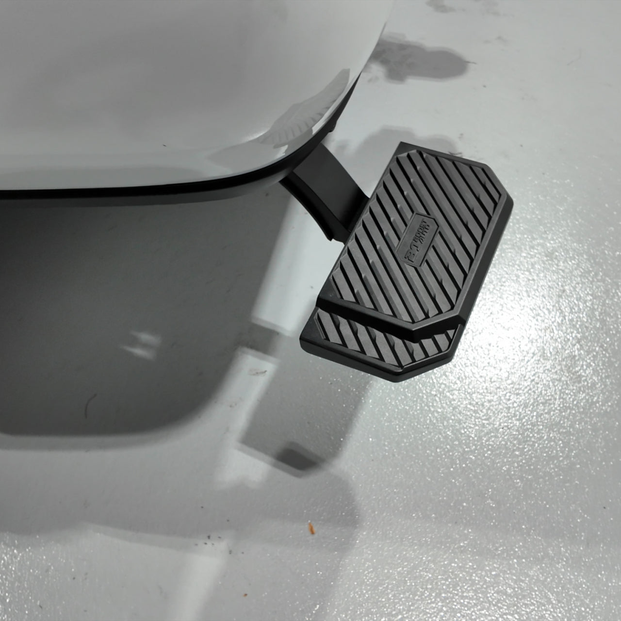 Dodge Ram 2500/3500 (2019-2026) Retractable Bed Step